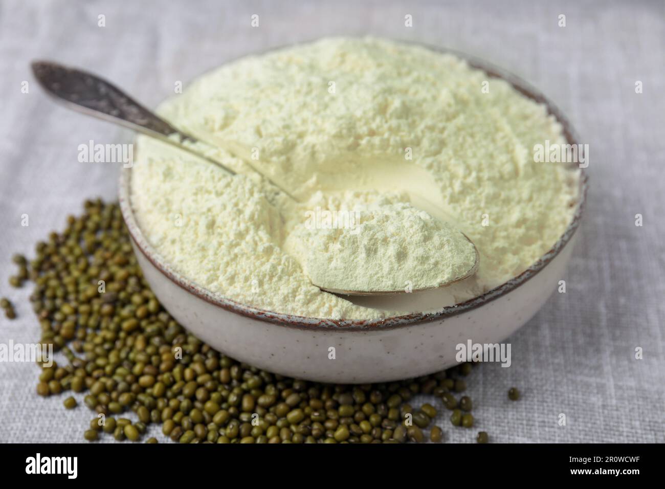Mung beans flour grain hi-res stock photography and images - Alamy