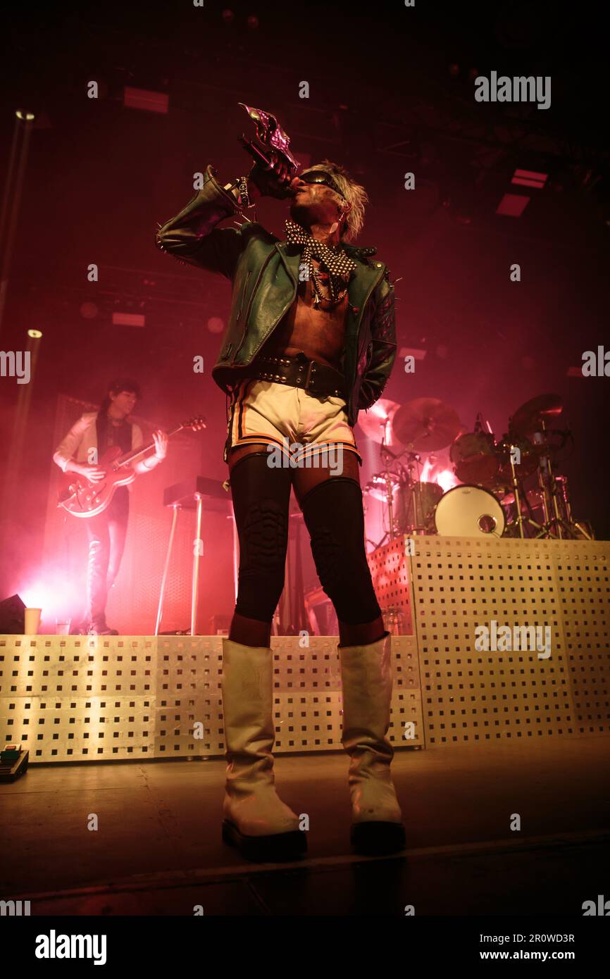 Toronto, Canada. 09th May, 2023. Yves Tumor singing into a microphone ...
