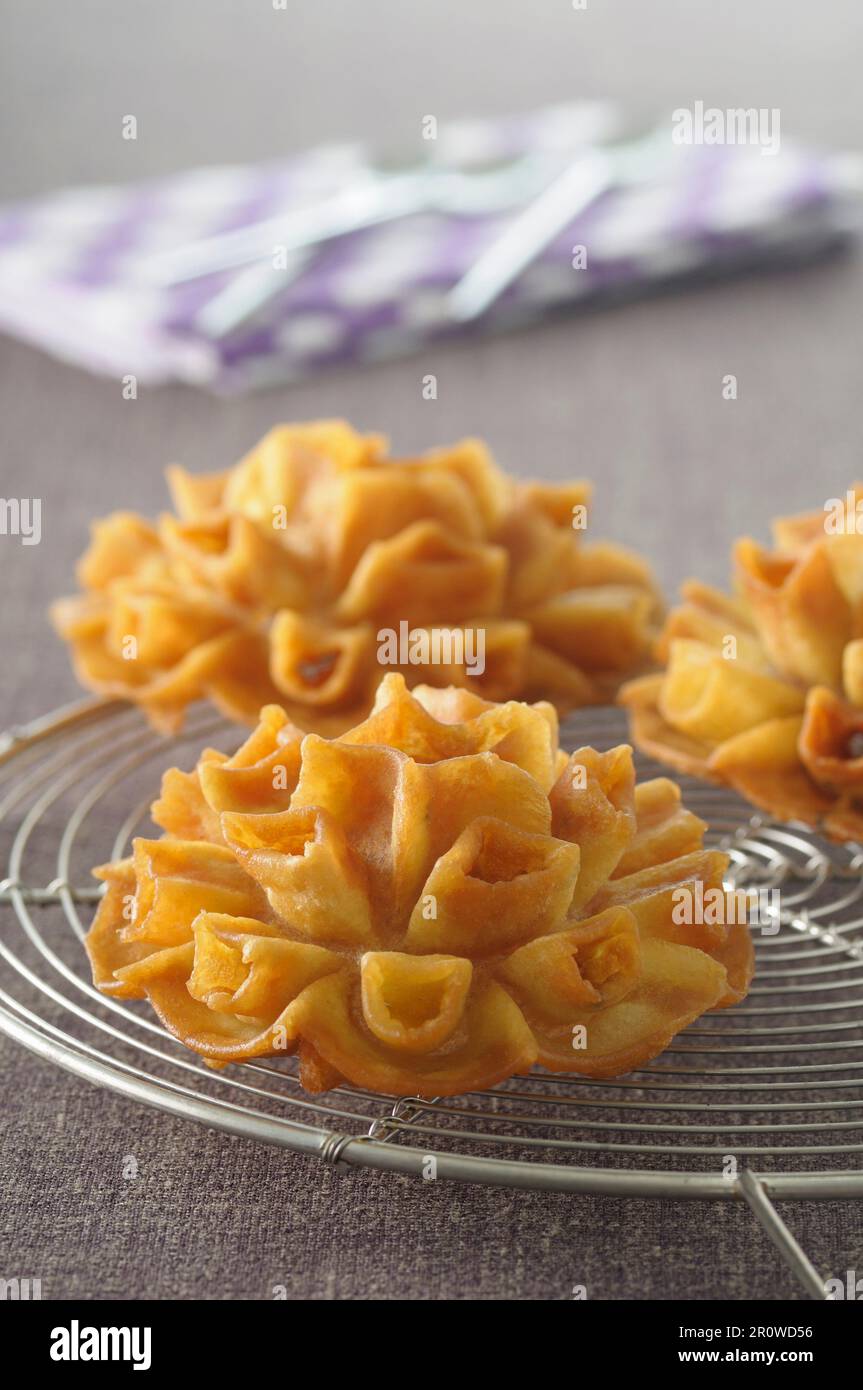 Crisp lotus flowers Stock Photo - Alamy