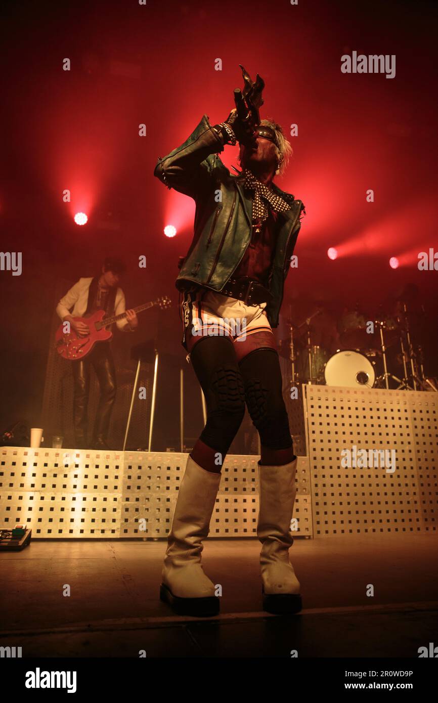 Toronto, Canada. 09th May, 2023. Yves Tumor singing into a microphone ...