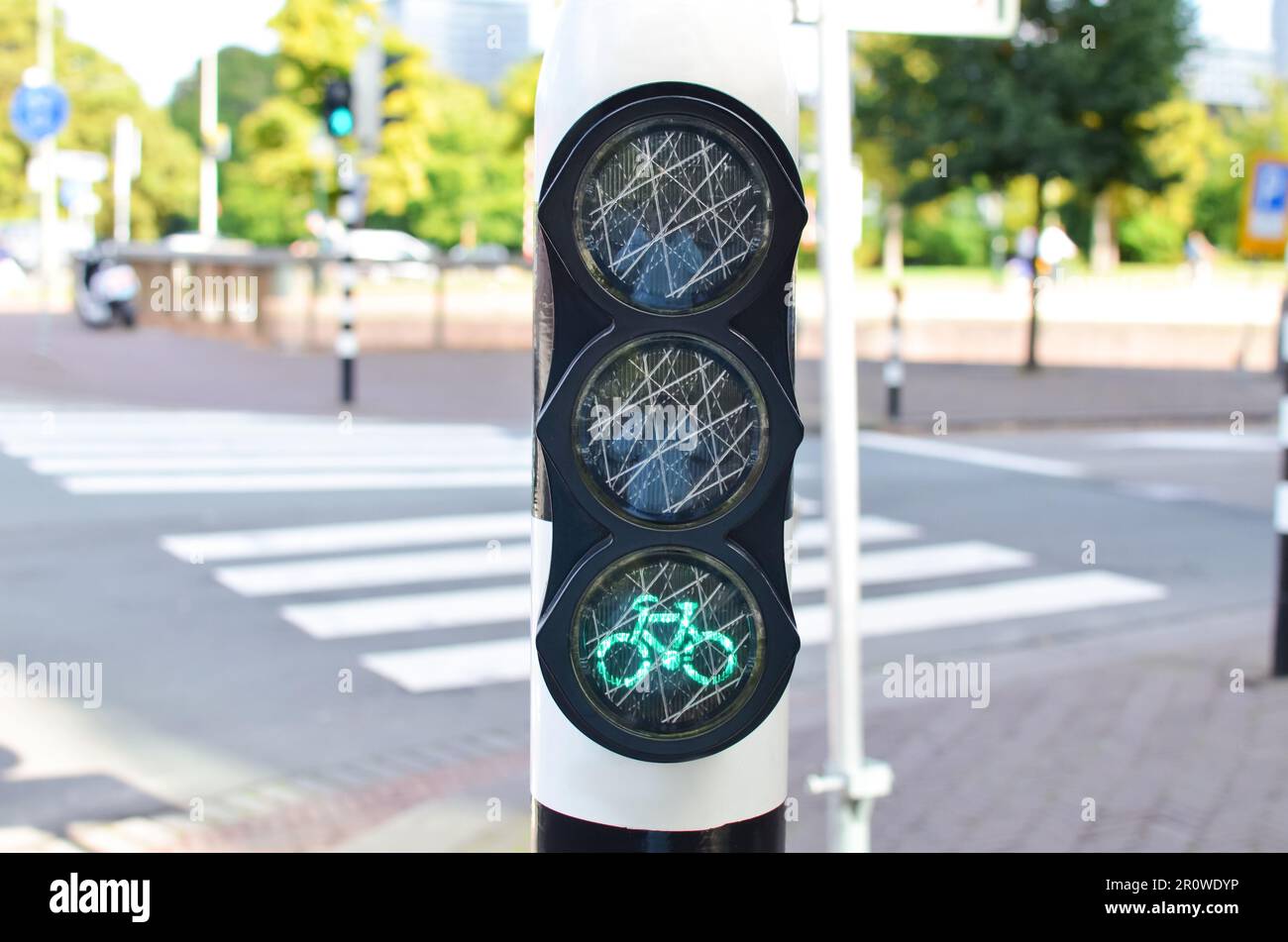 Bicycle traffic signals hi-res stock photography and images - Alamy