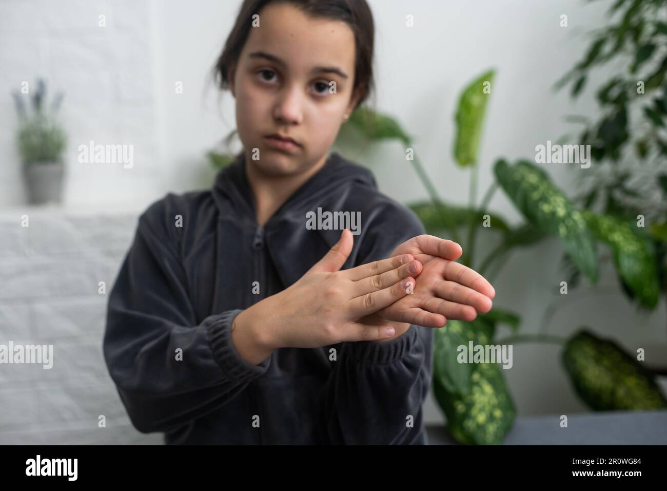 Beautiful smiling deaf girl using sign language Stock Photo - Alamy Beautiful smiling deaf girl using sign language Stock Photo - Alamy