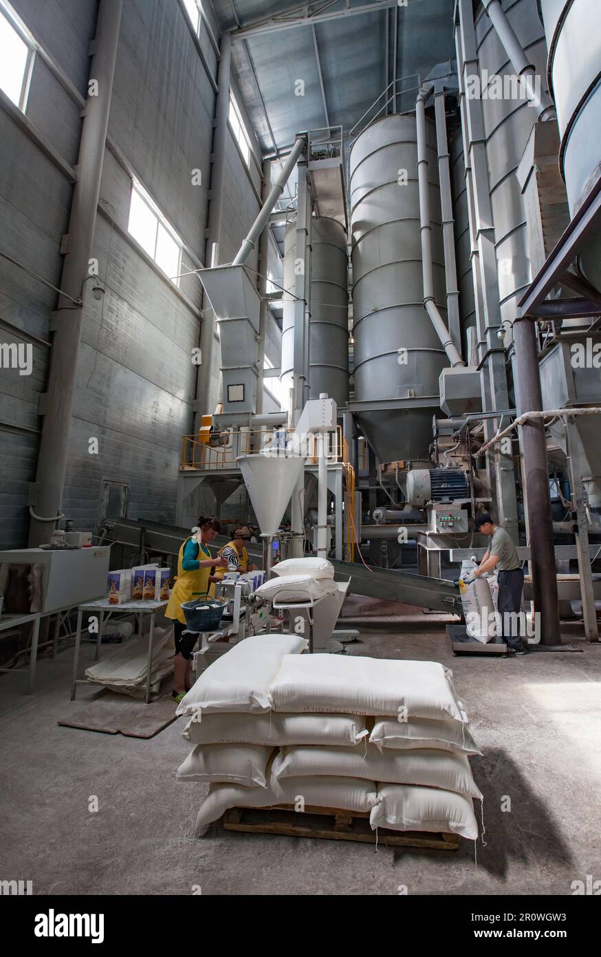 Flour mill workers hi-res stock photography and images - Alamy
