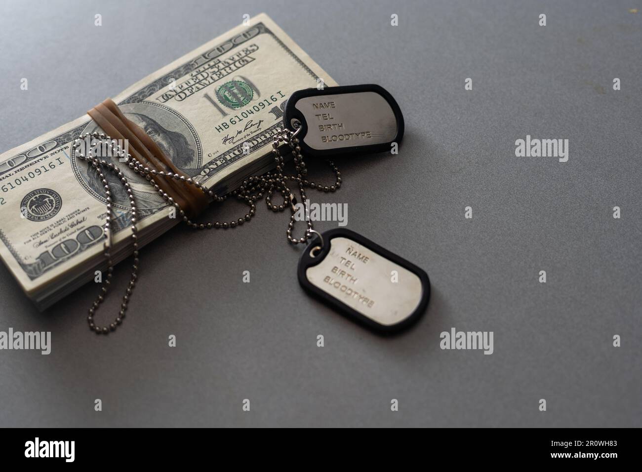 Dollar sign medallion hi-res stock photography and images - Alamy