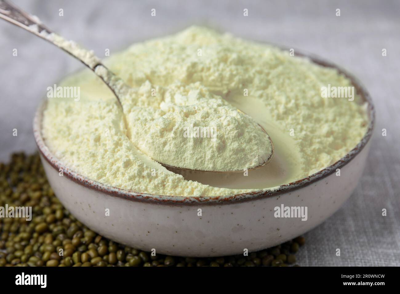 Mung beans flour grain hi-res stock photography and images - Alamy