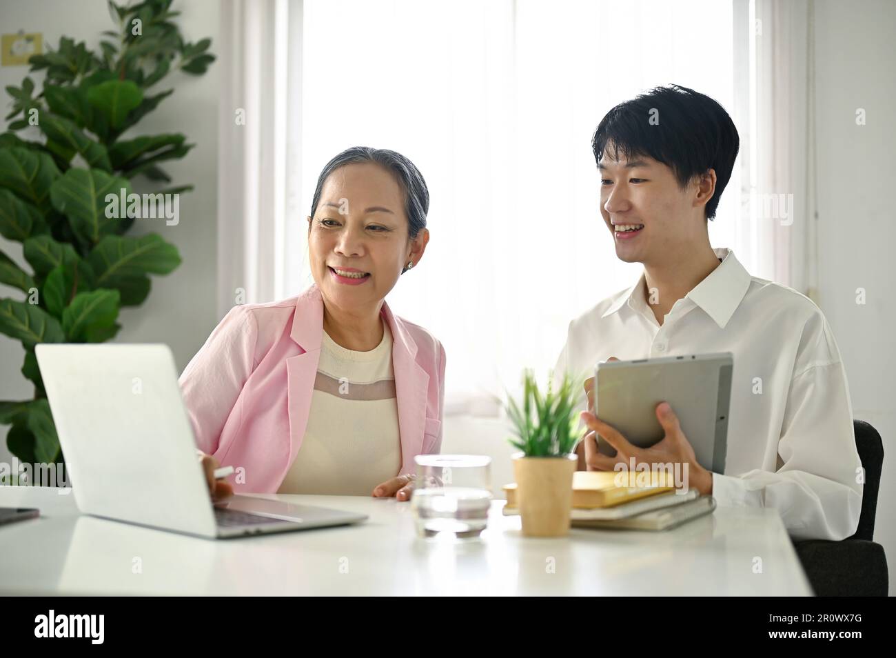Senior asian female hi-res stock photography and images - Alamy