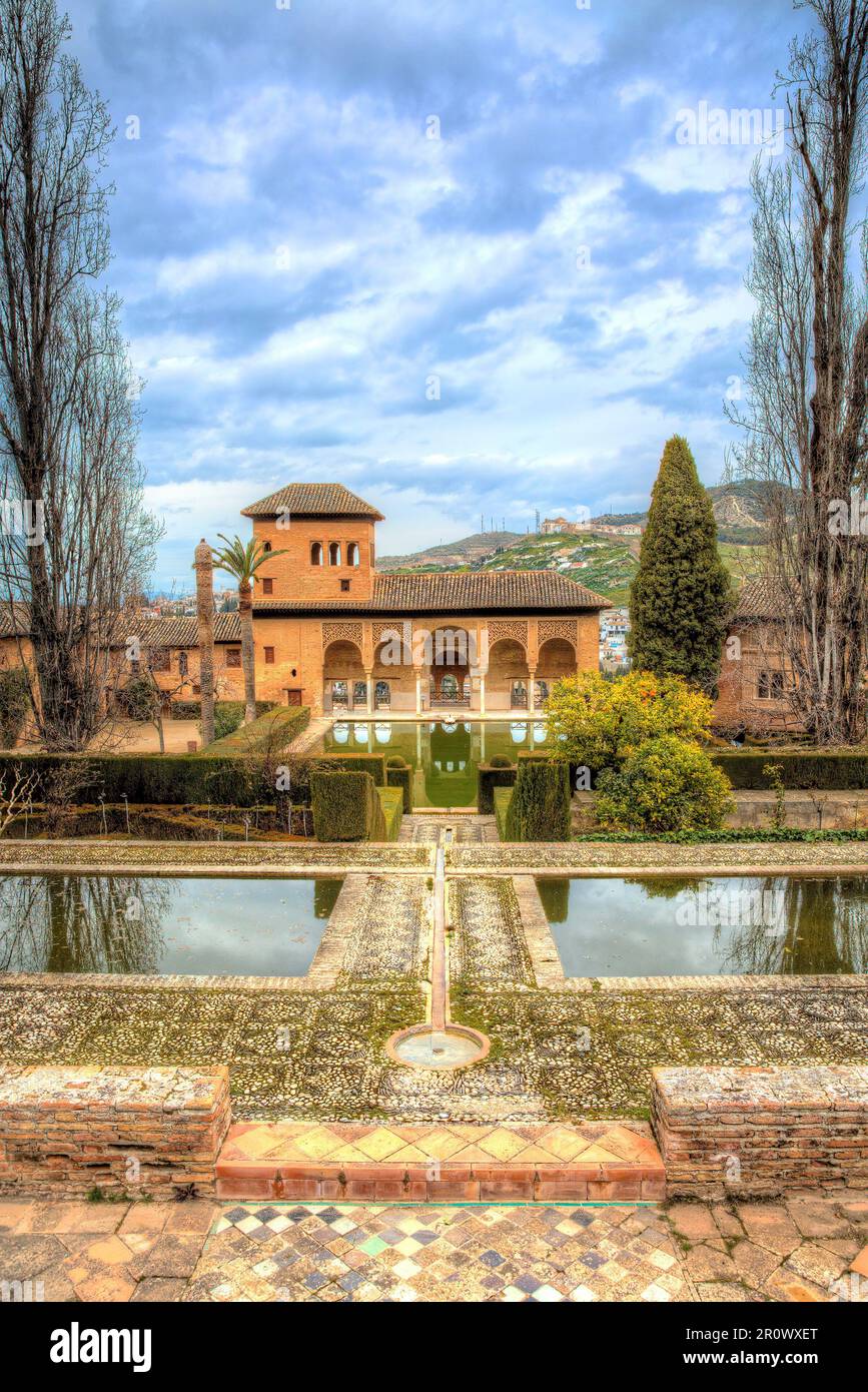 Palacio del partal alhambra granada hi-res stock photography and images ...