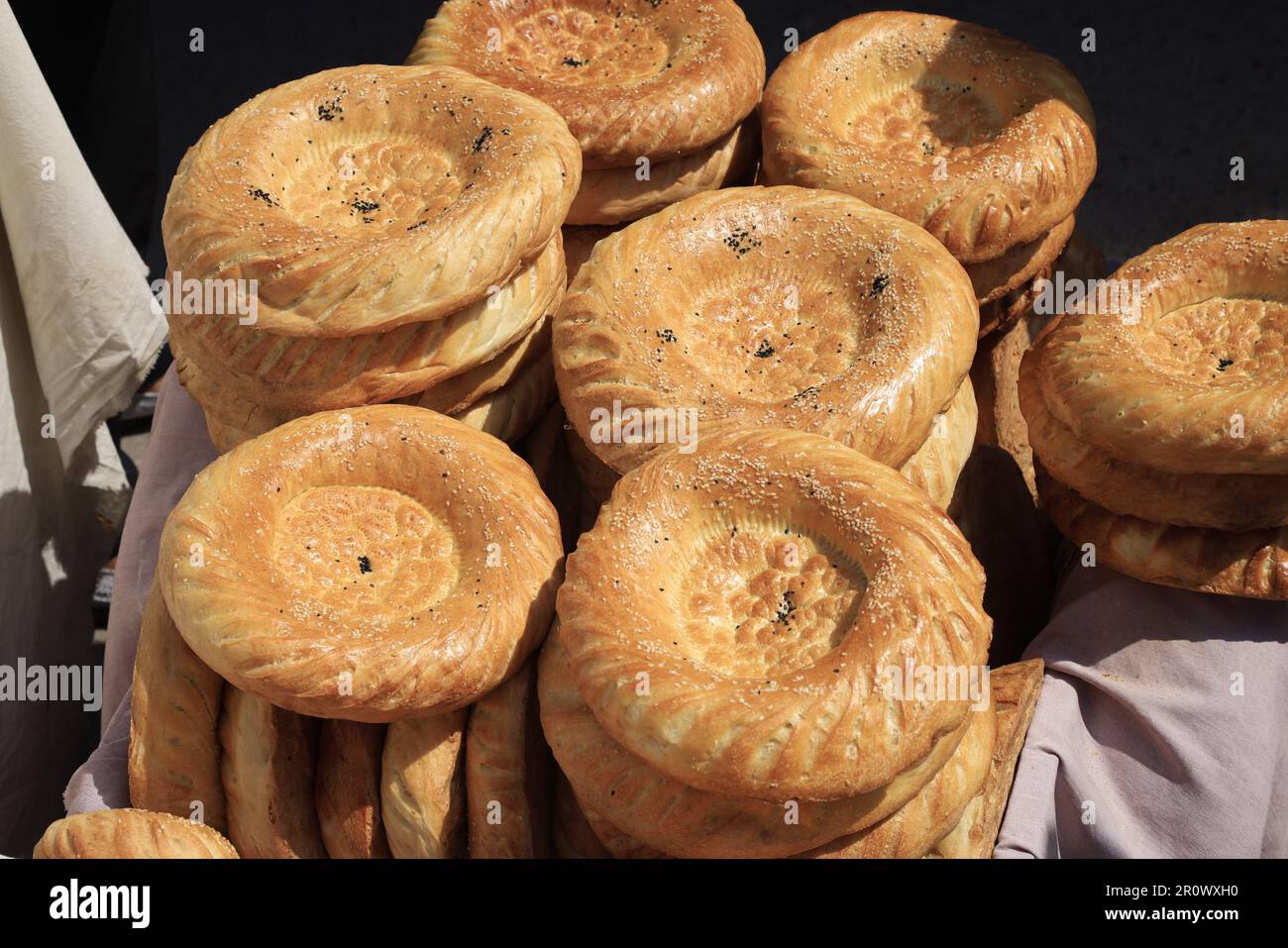 Tashkent bread chorsu hi-res stock photography and images - Alamy