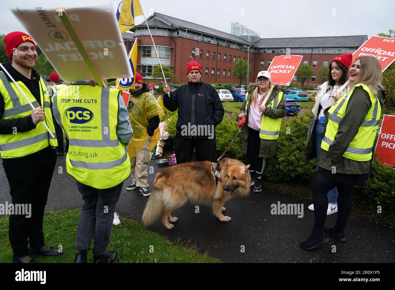 Members of the Public and Commercial Services union (PCS) on the picket ...