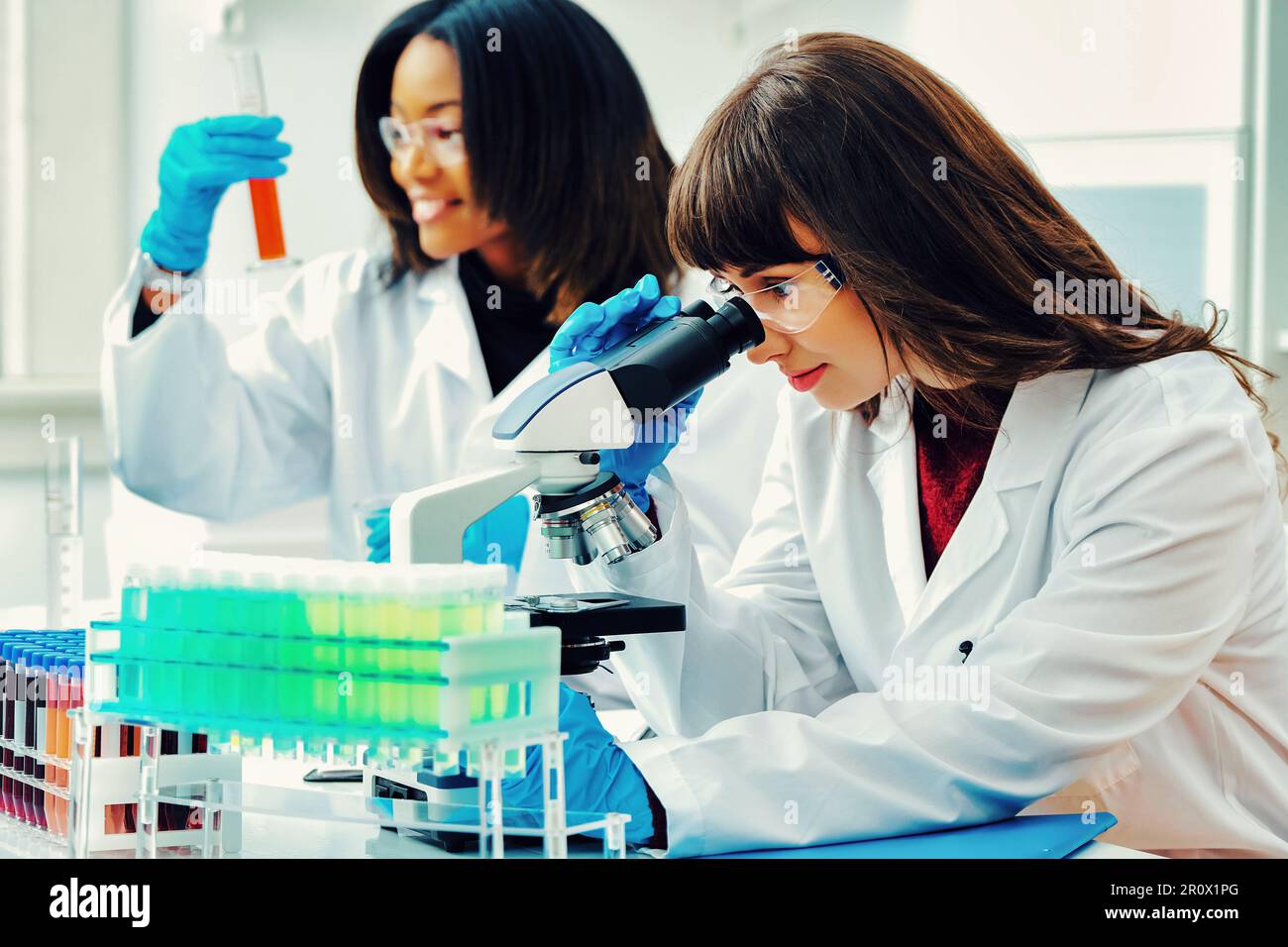 African american working in lab hi-res stock photography and images - Alamy