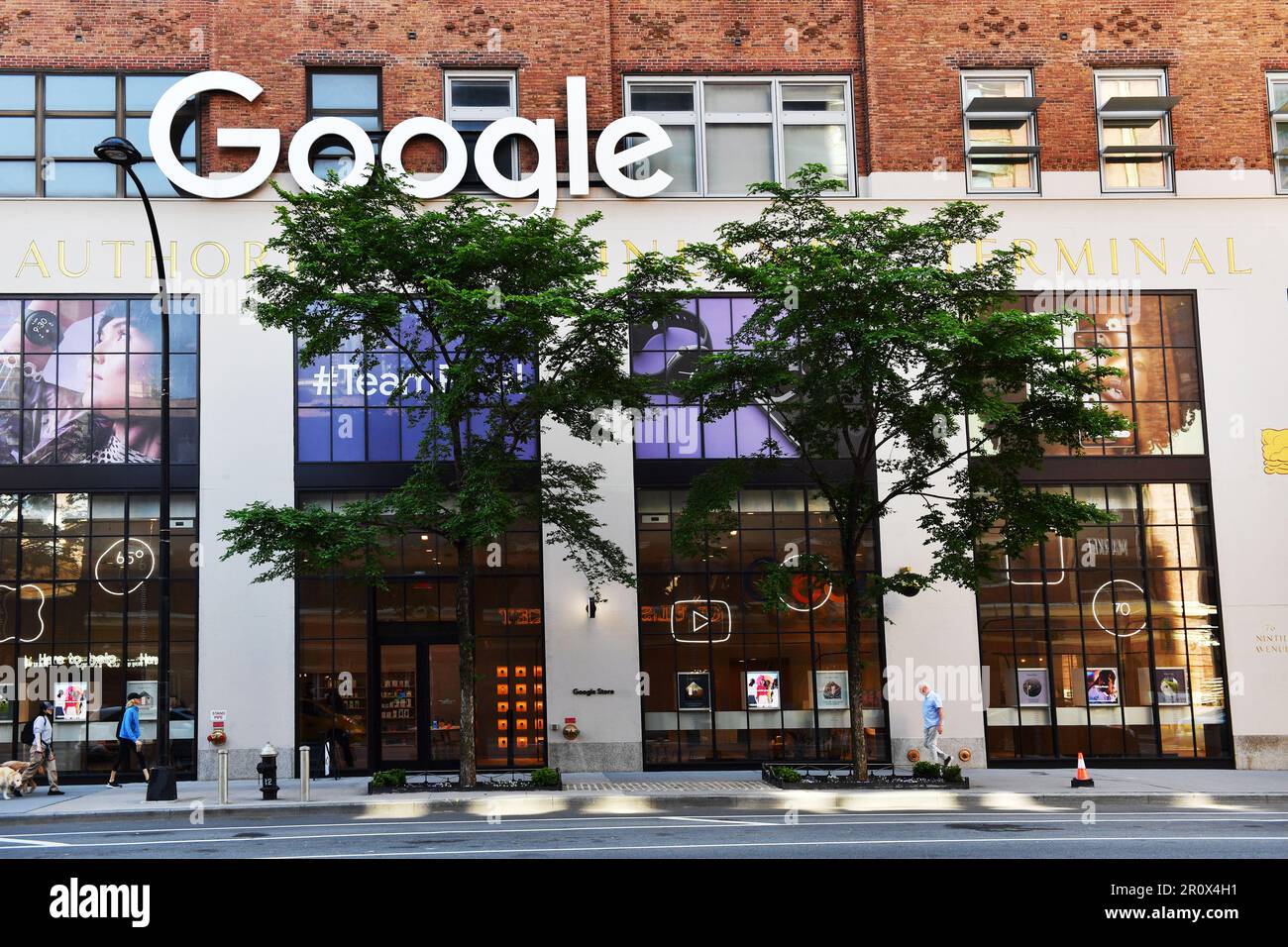 Google headquarter hi-res stock photography and images - Alamy