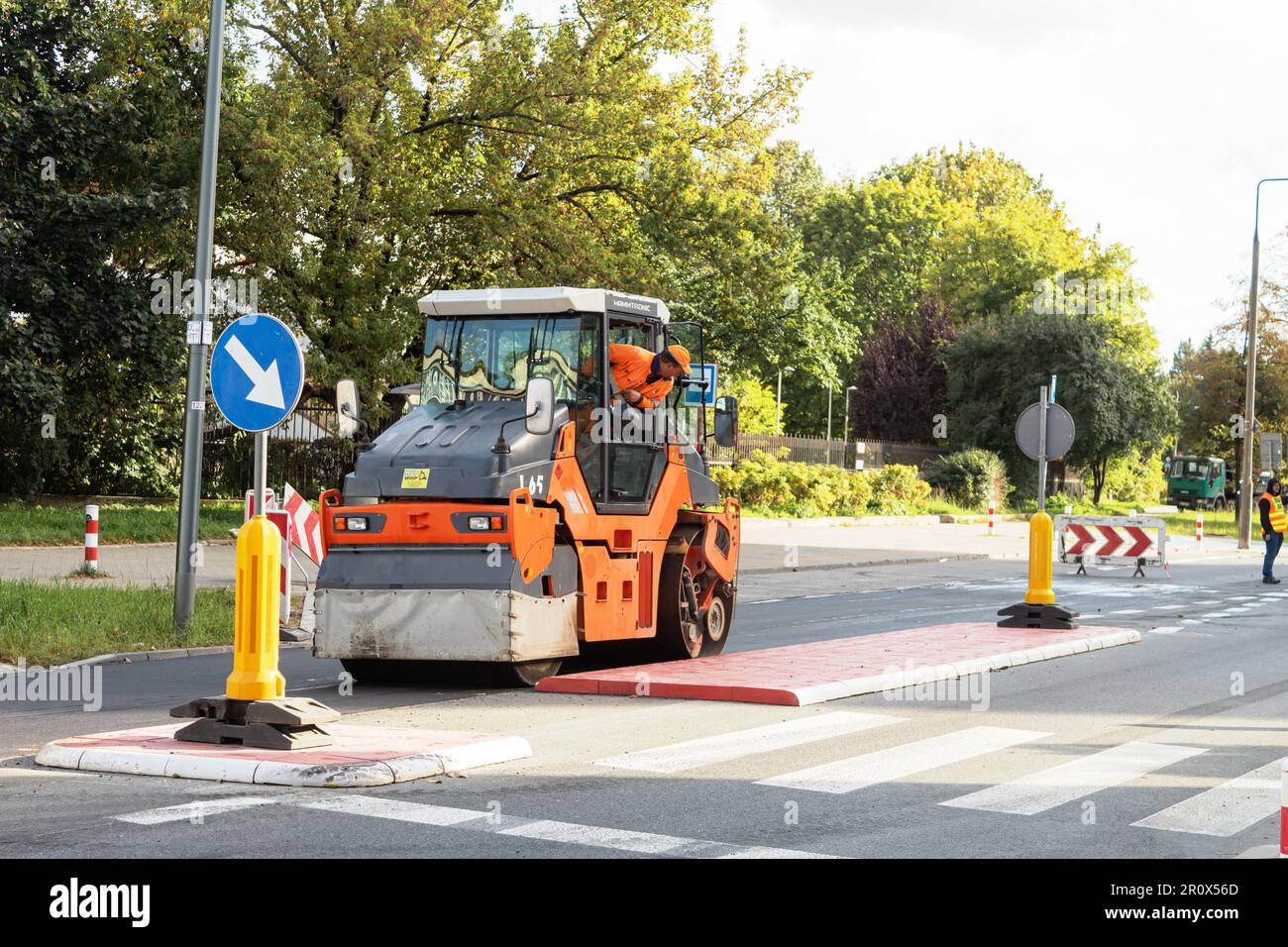 10 steam roller hi-res stock photography and images - Alamy