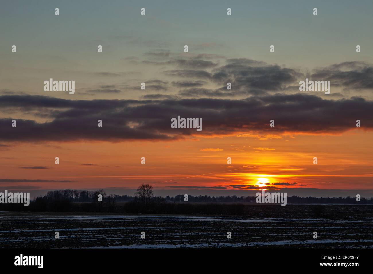 Cold dusk gloaming hi-res stock photography and images - Alamy