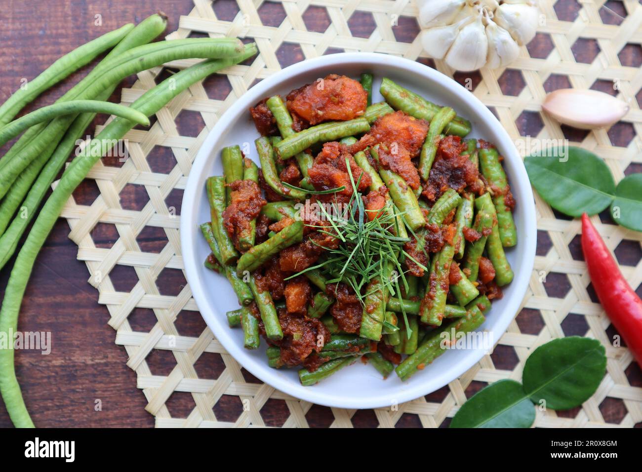 Thai Red curry stir fried green beans - Asian food, In Thai called Pad ...