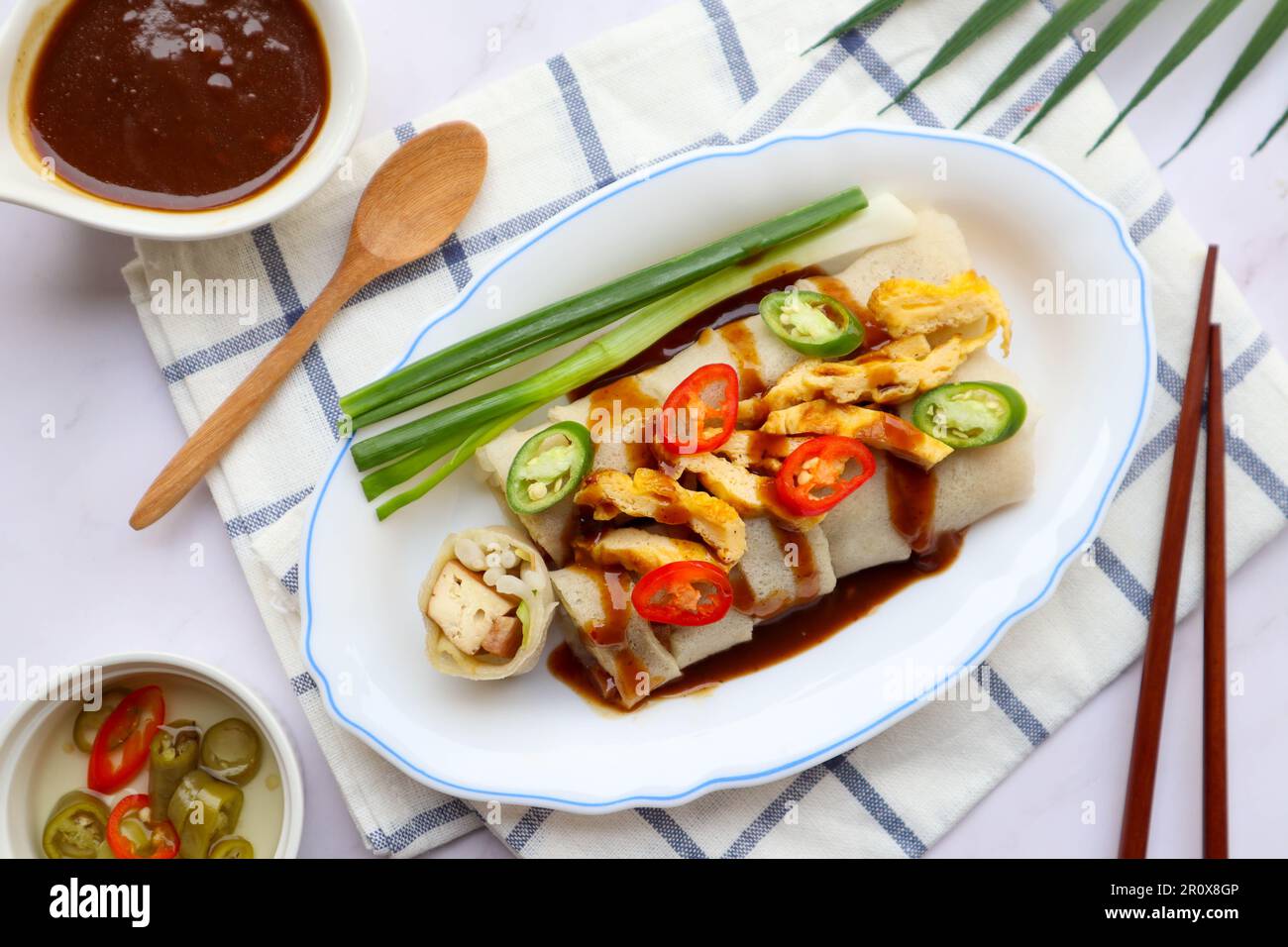 Thai style spring roll at top view with sauce - Thai-Chinese appetizer ...
