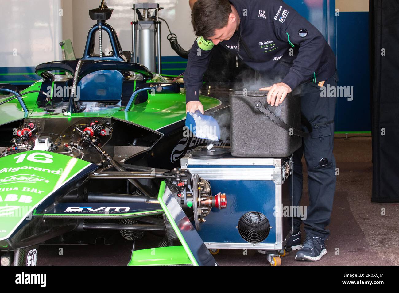 An Envision racing Team mecanics put ice to refresh the car of ...