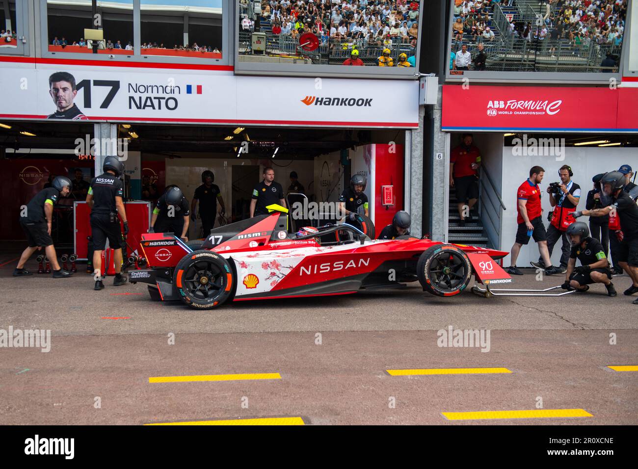 Norman Nato (Nissan Formula E Team) stops at his stand to change tyres ...