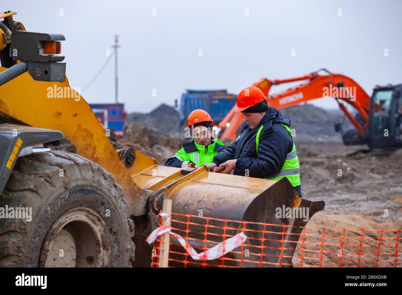Safety wear for construction workers hi-res stock photography and ...