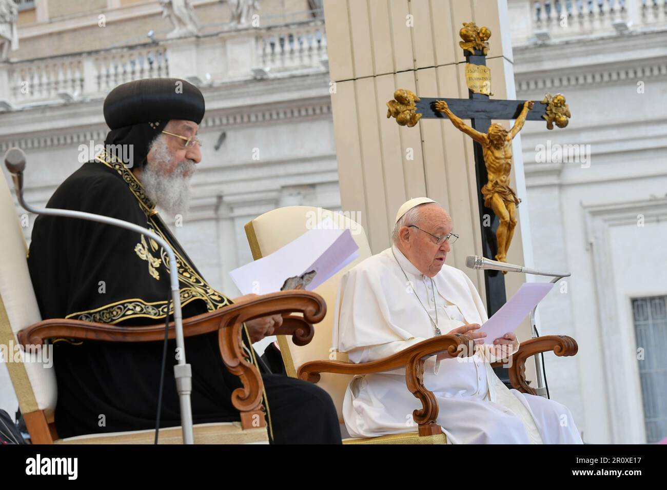 Italy, Rome, Vatican, 2023/4/10 .Pope Francis (R) flanked by Leader of ...