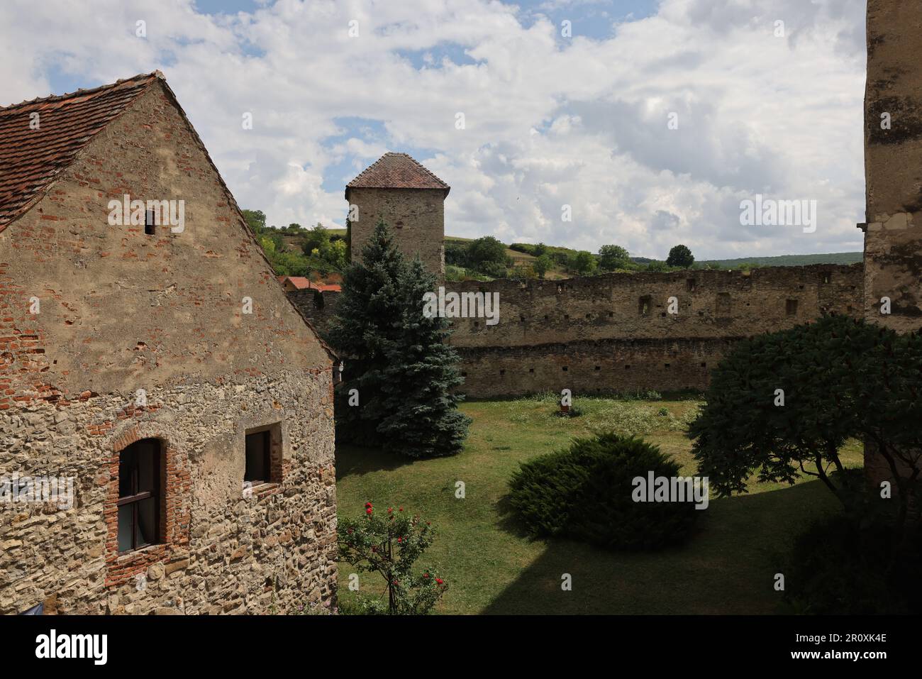View in inner yard of Câlnic fortified church (Burg Kelling) in ...