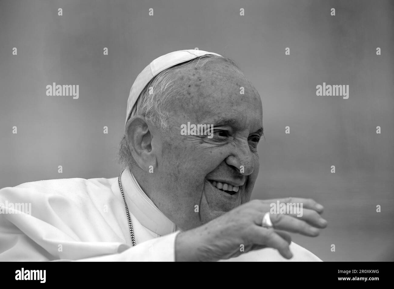 Editorial st peters square Black and White Stock Photos & Images - Alamy