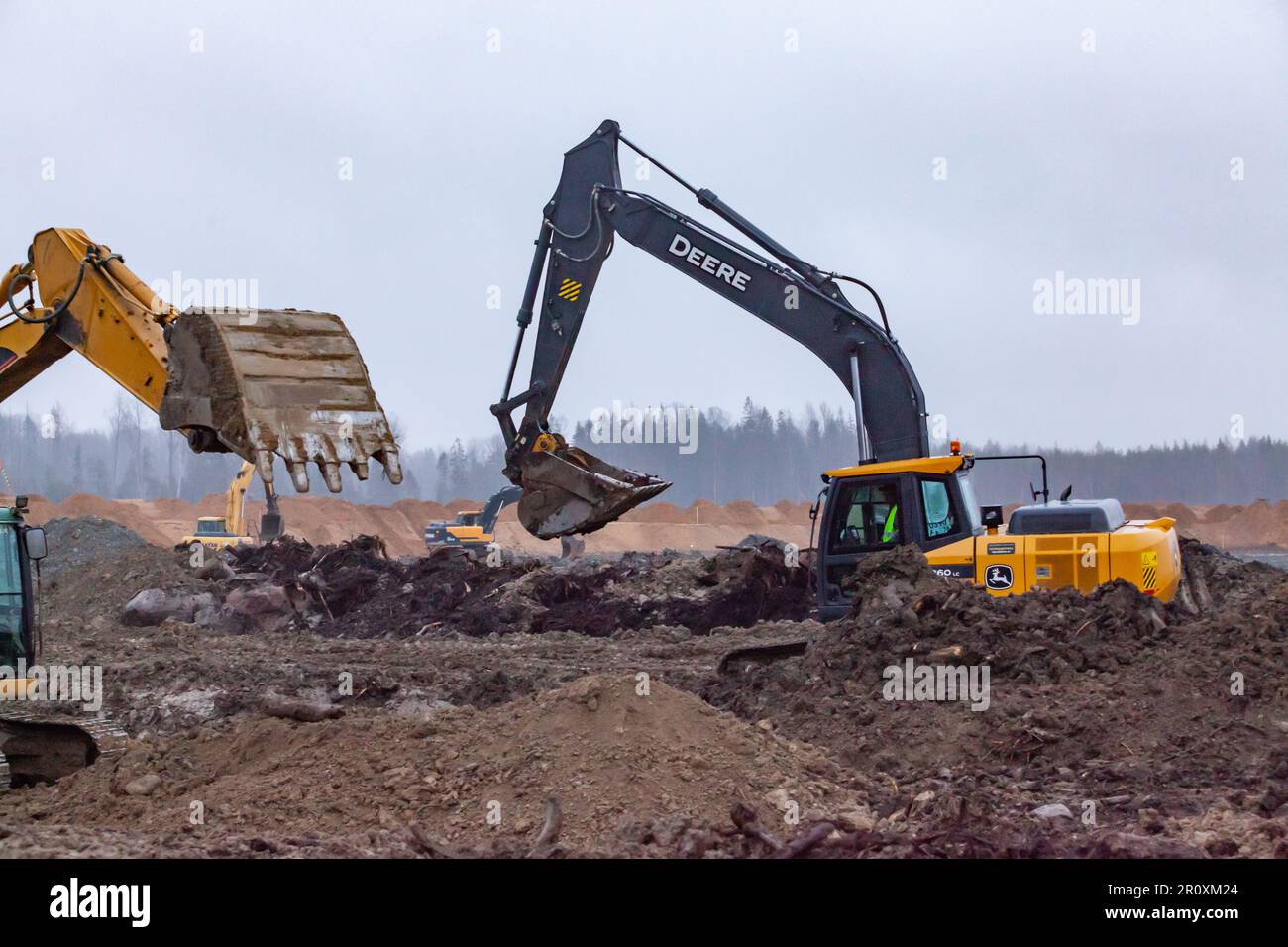 John deere excavator hi-res stock photography and images - Alamy