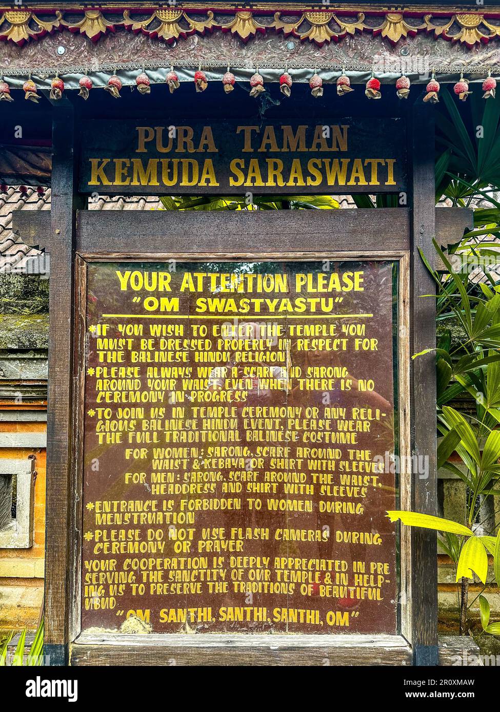 Pura Taman Kemuda Saraswati - Ubud Water Palace in Bali, Indonesia ...
