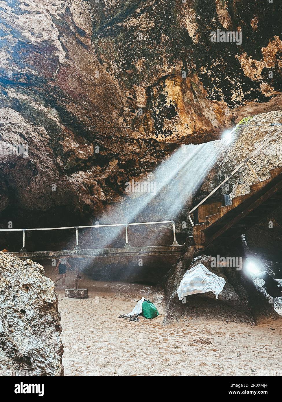 Blue Point Beach Ungasan, Pantai Suluban in Uluwatu Beach, Bali ...
