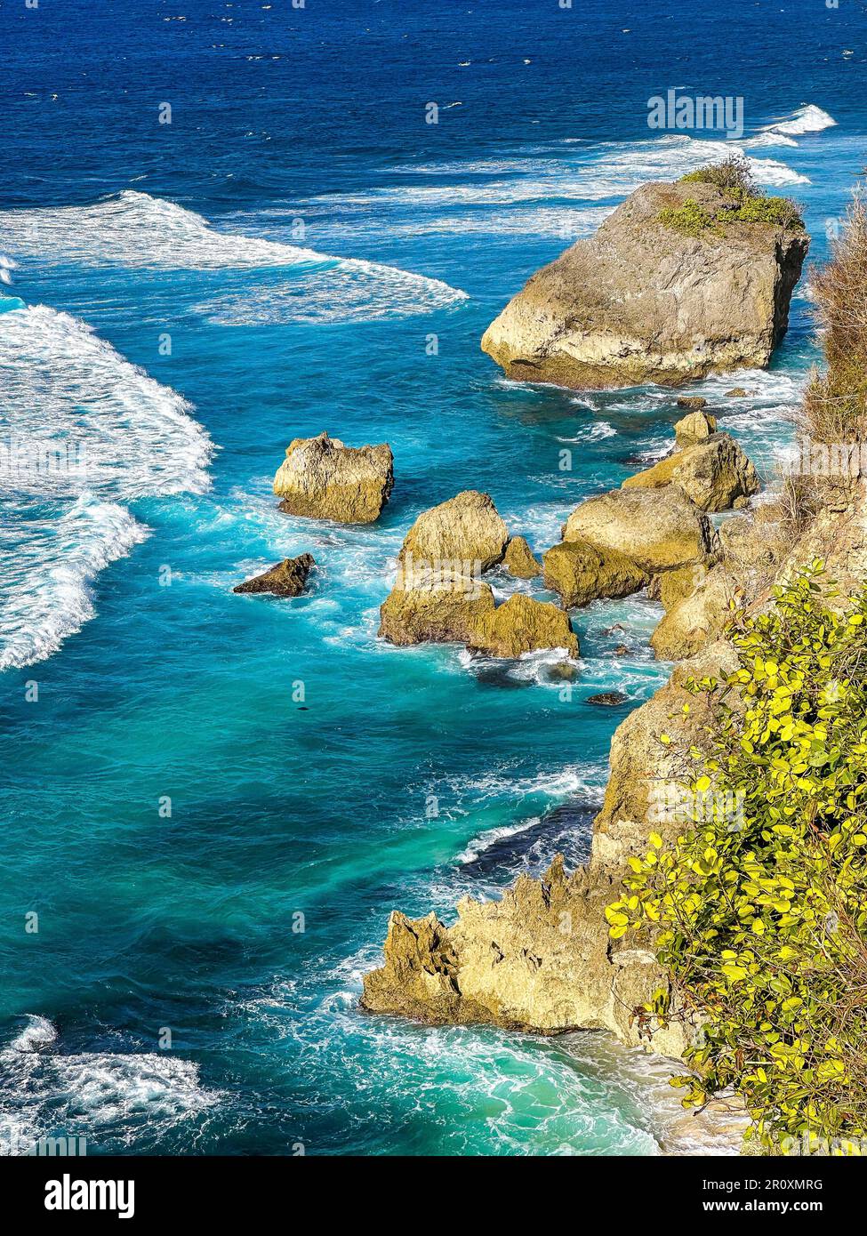 Blue Point Beach Ungasan, Pantai Suluban in Uluwatu Beach, Bali ...