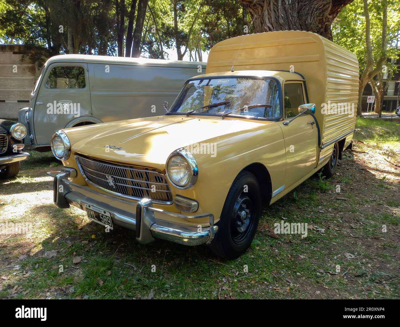 Old utility van hi-res stock photography and images - Alamy