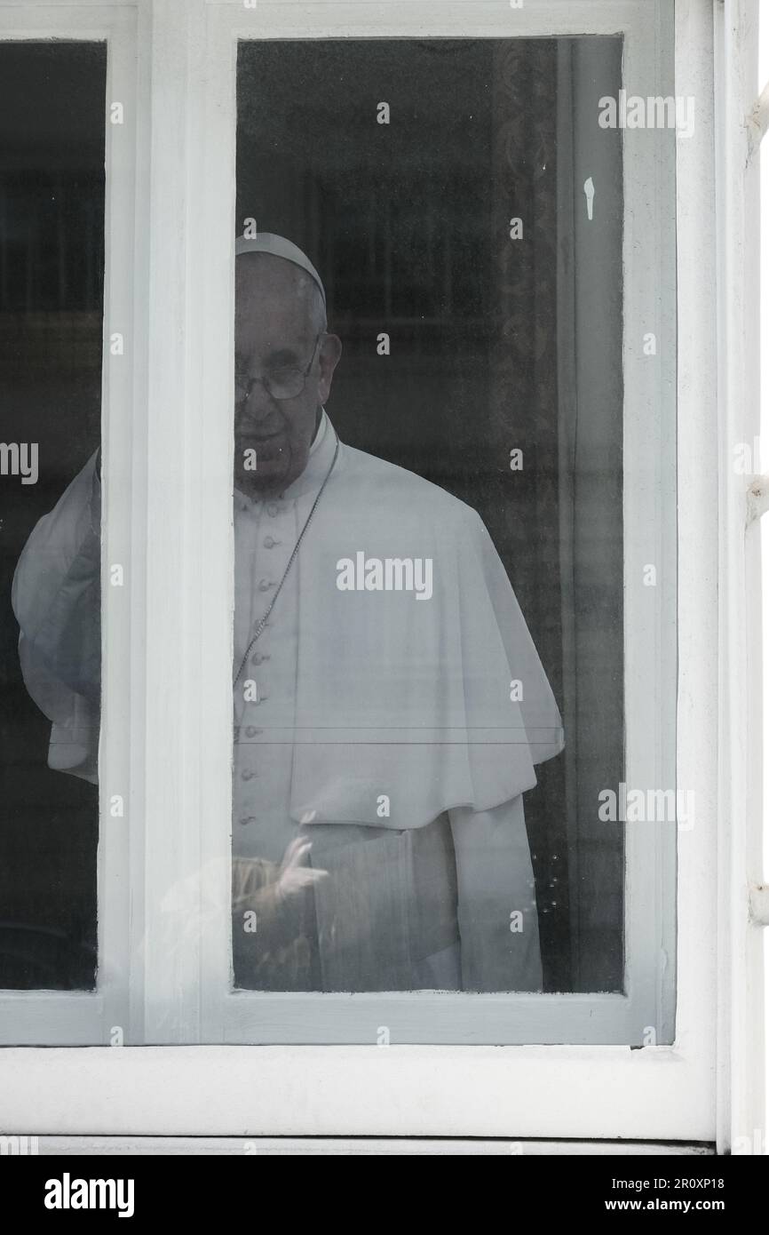 Pope Francis Cut Out Figure Stock Photo - Alamy