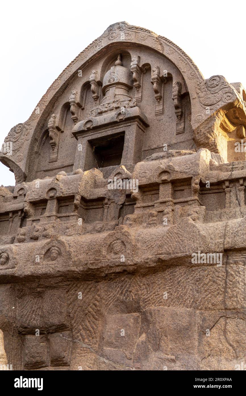 The amazing aesthetic details of the pillar carvings in the Five Rathas ...
