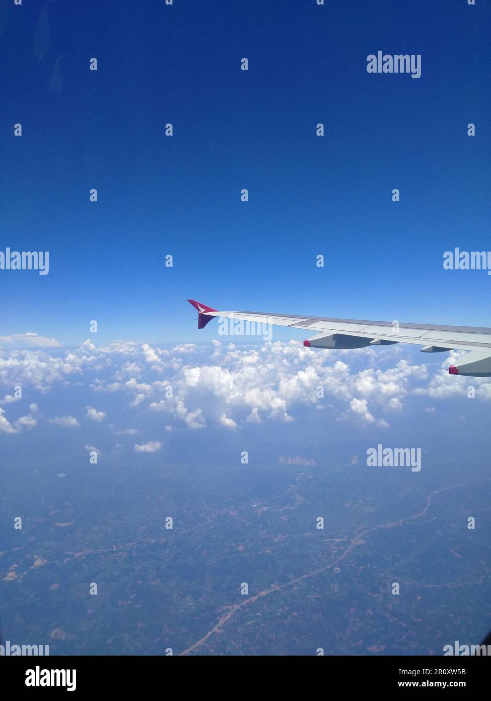 Wing pointing hi-res stock photography and images - Alamy