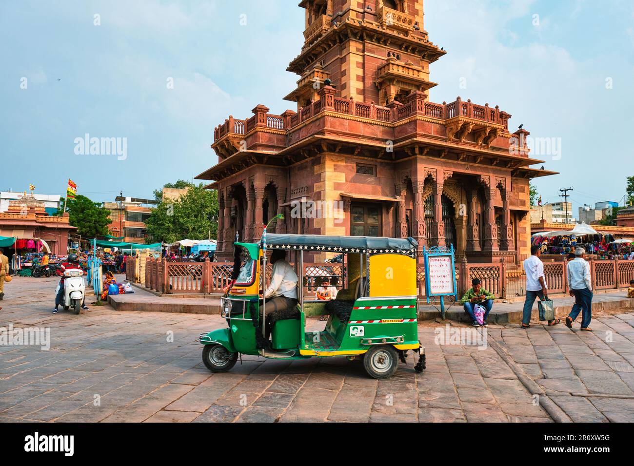 Traffic at indian street in Sadar market near Clock Tower Ghanta Ghar ...