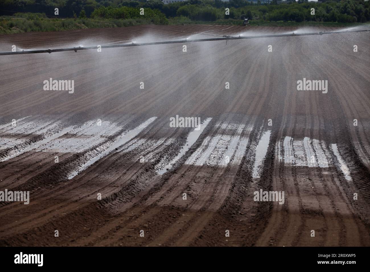 Mobile farm irrigation equipment hi-res stock photography and images ...