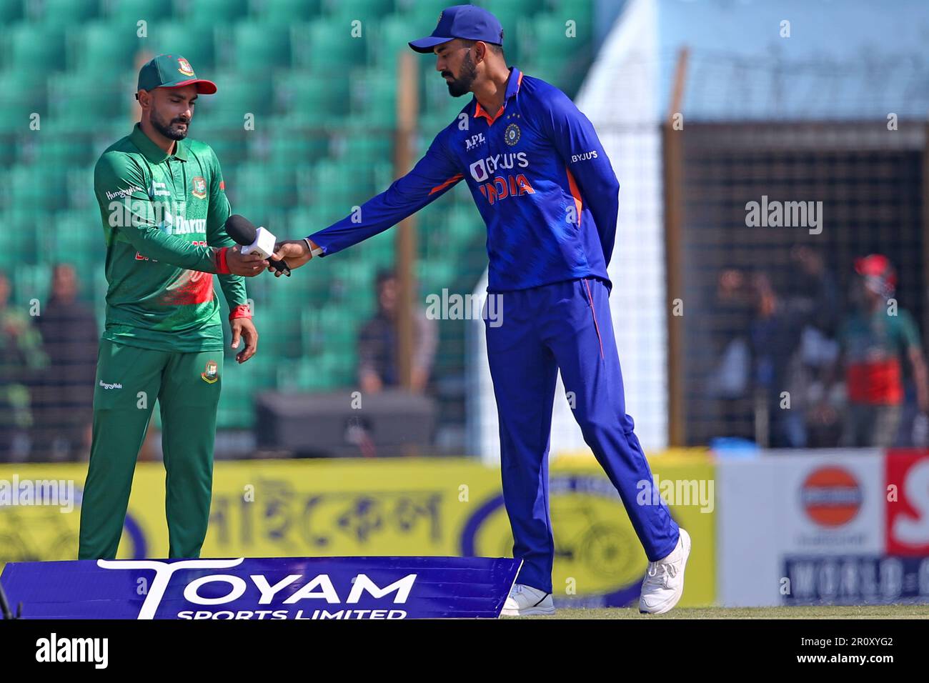 Kl rahul kohli test hi-res stock photography and images - Alamy
