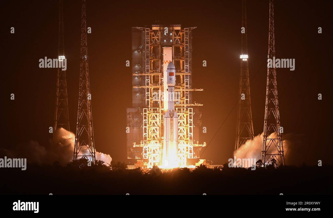 Long march 10 rocket hi-res stock photography and images - Alamy