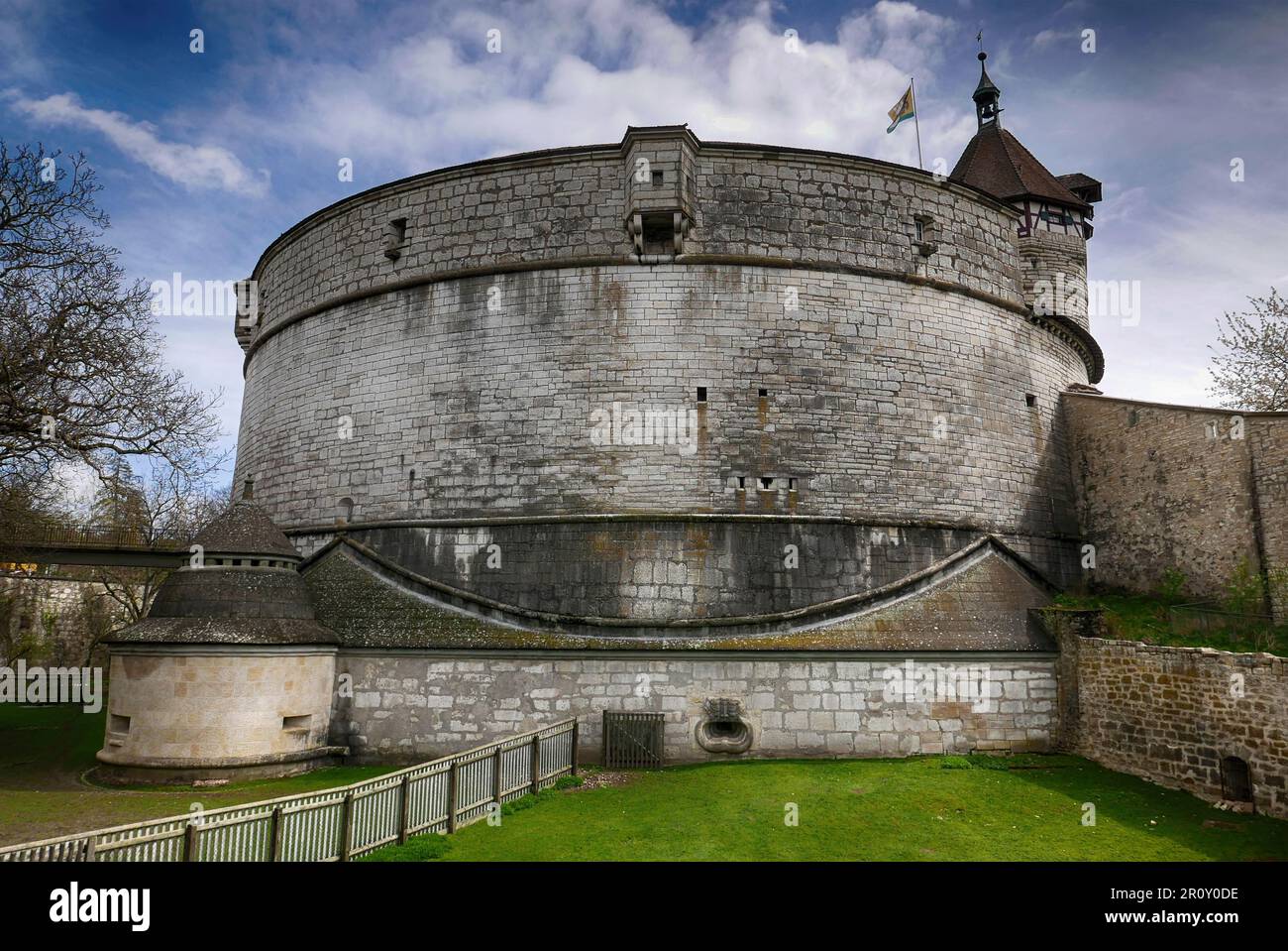 The Munot, a circular 16th century fortification in Schaffhausen ...