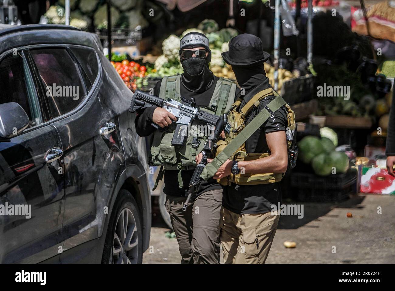 Jenin, Palestine. 10th May, 2023. Masked gunmen take part in the ...