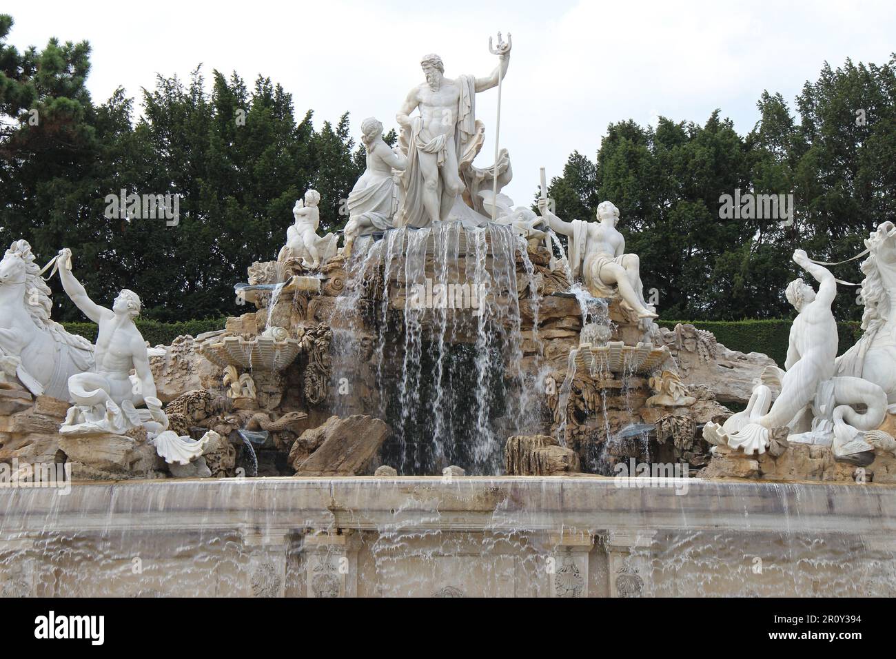 baroque fountain (neptune fountain) at the castle of schönbrunn in ...