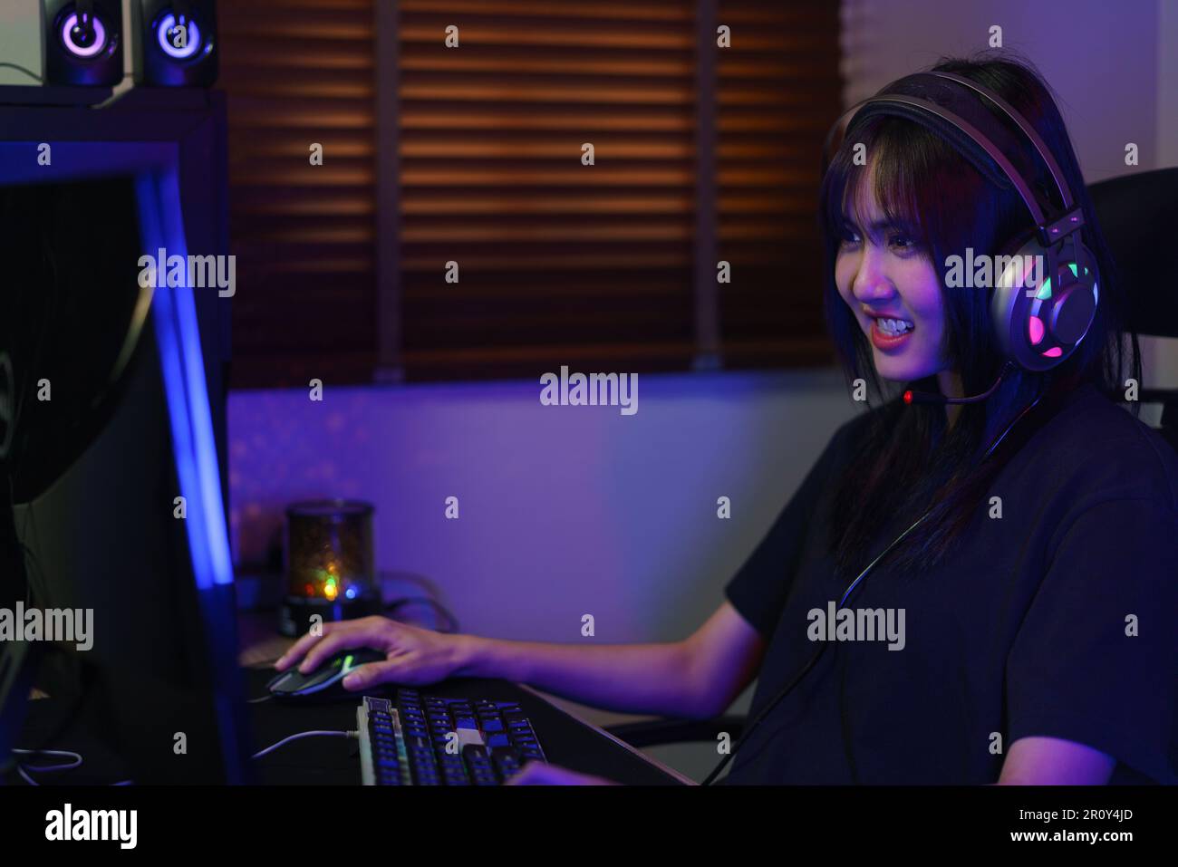 Serious asian female programmer hi-res stock photography and images - Alamy