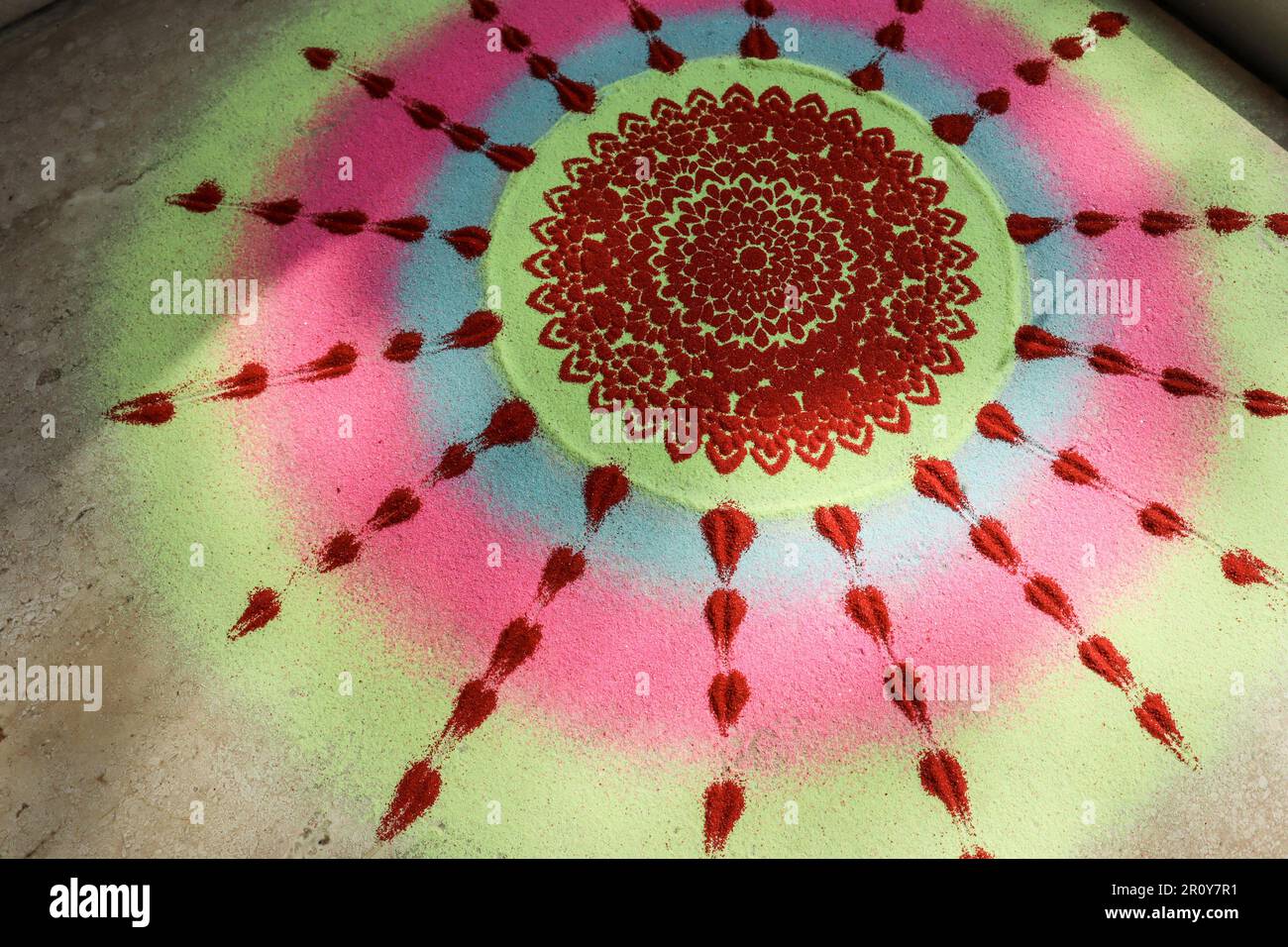 Rangoli designs for Diwali and all Indian festivals. Rangoli or ...