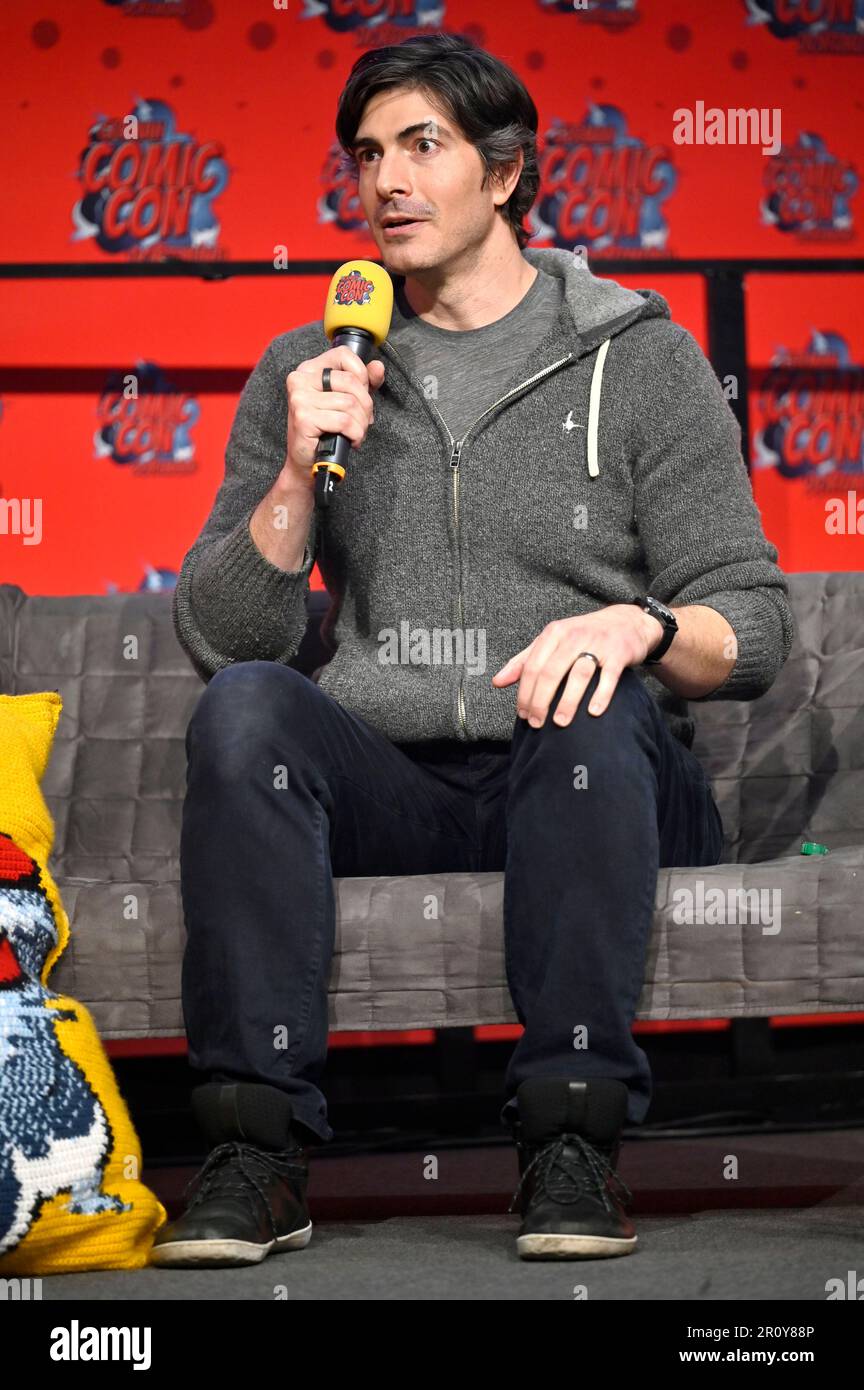 Clark kent comic hi-res stock photography and images - Alamy