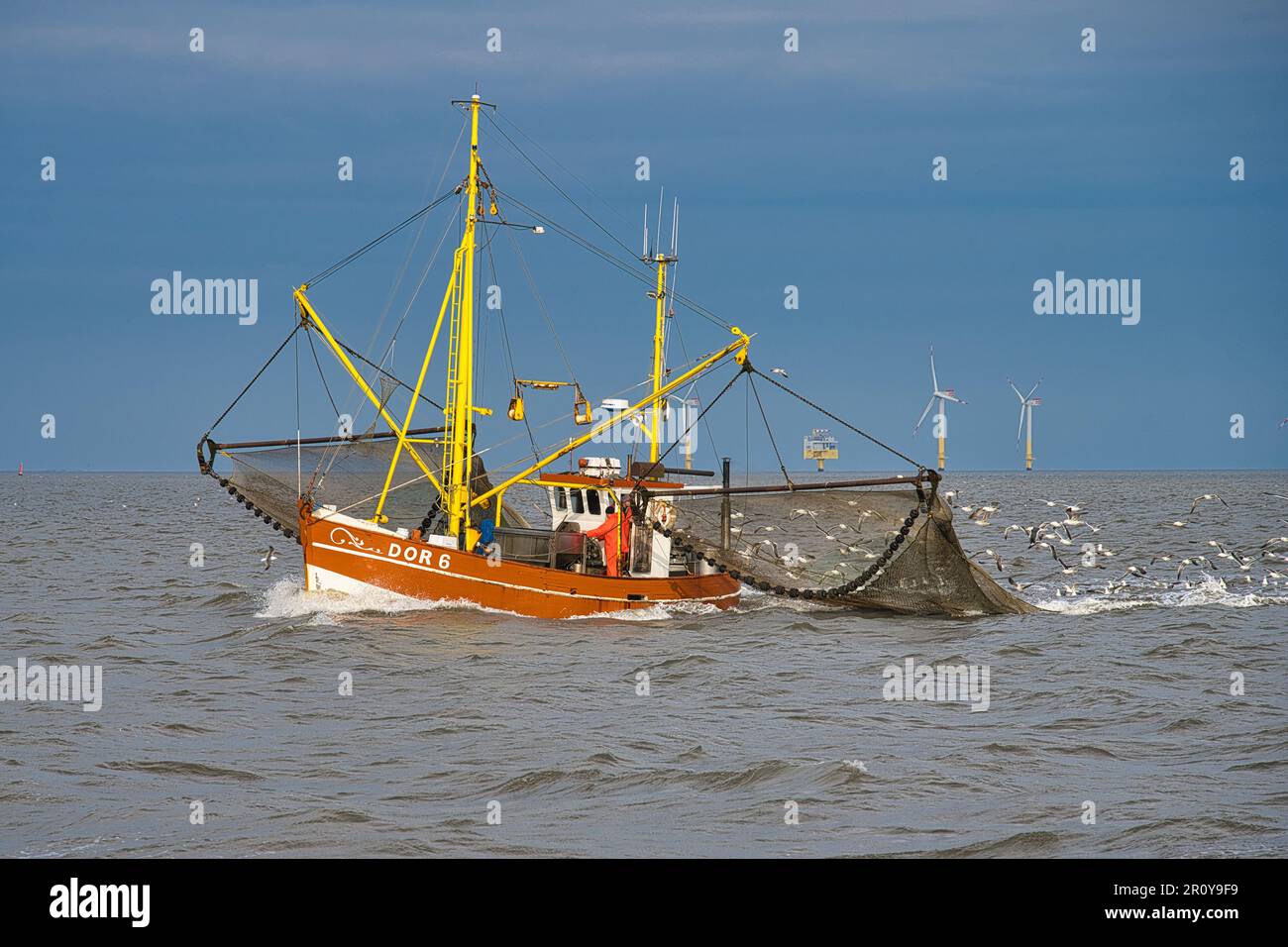 Fischfang schleppnetz hi-res stock photography and images - Alamy
