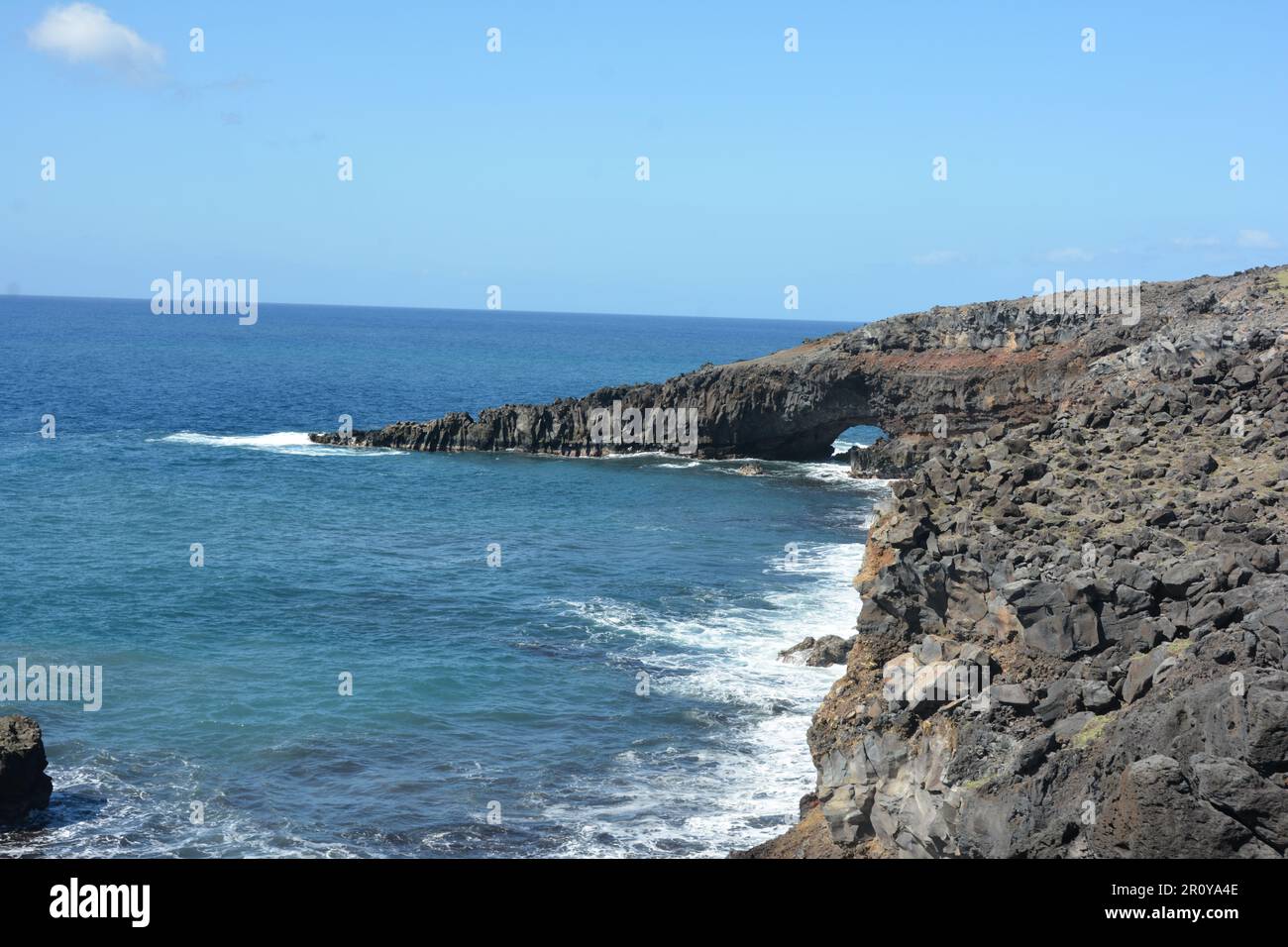 Maui coastal highway shoreline pacific hi-res stock photography and images - Alamy