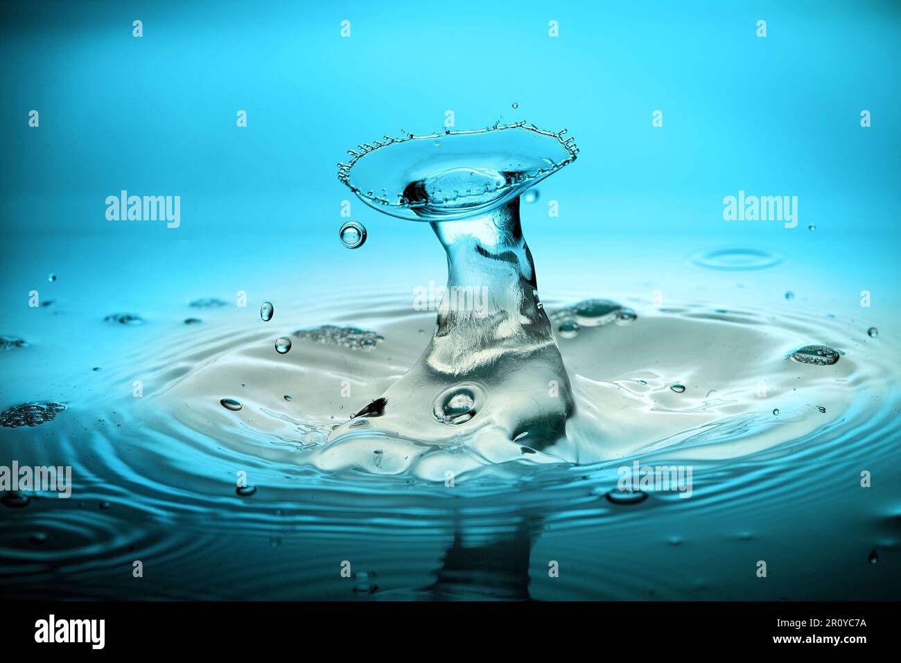 Clear water splash on white hi-res stock photography and images - Alamy