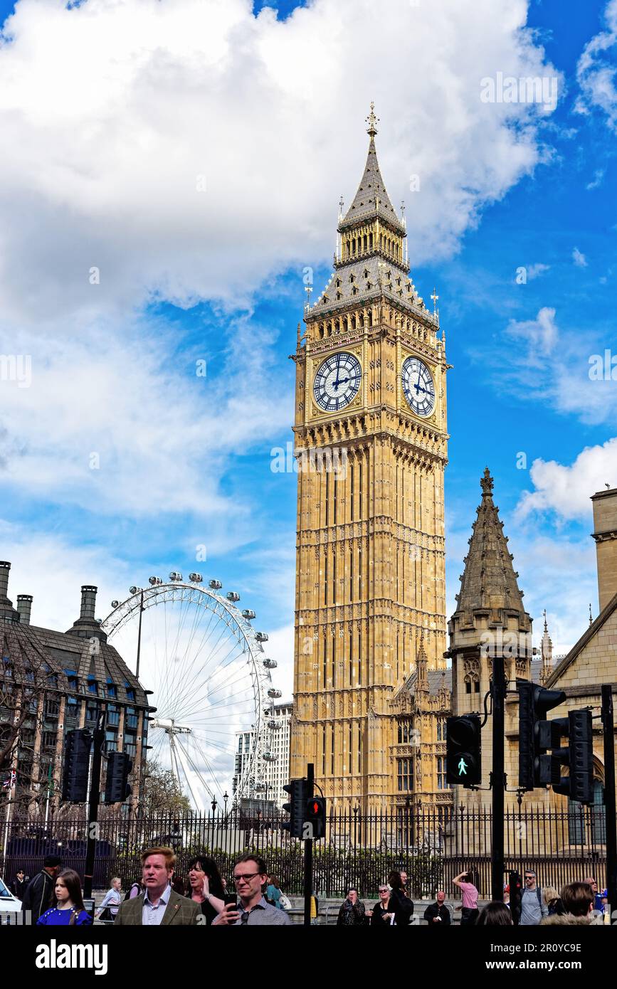Big Ben or Elizabeth clock tower after extensive renovation on a sunny ...