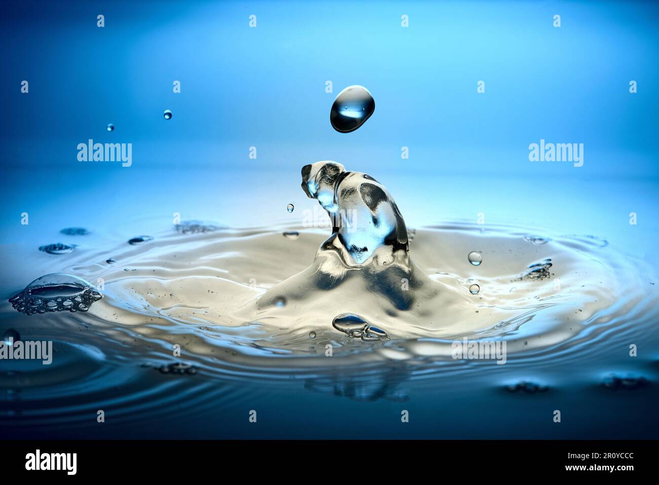 Dynamic close up water splash hi-res stock photography and images - Alamy