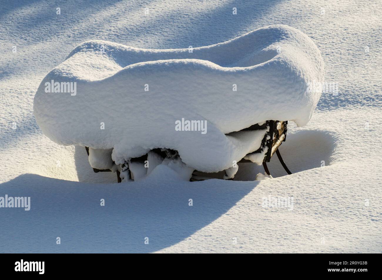 Freezing cold shadow sunset hi-res stock photography and images - Alamy