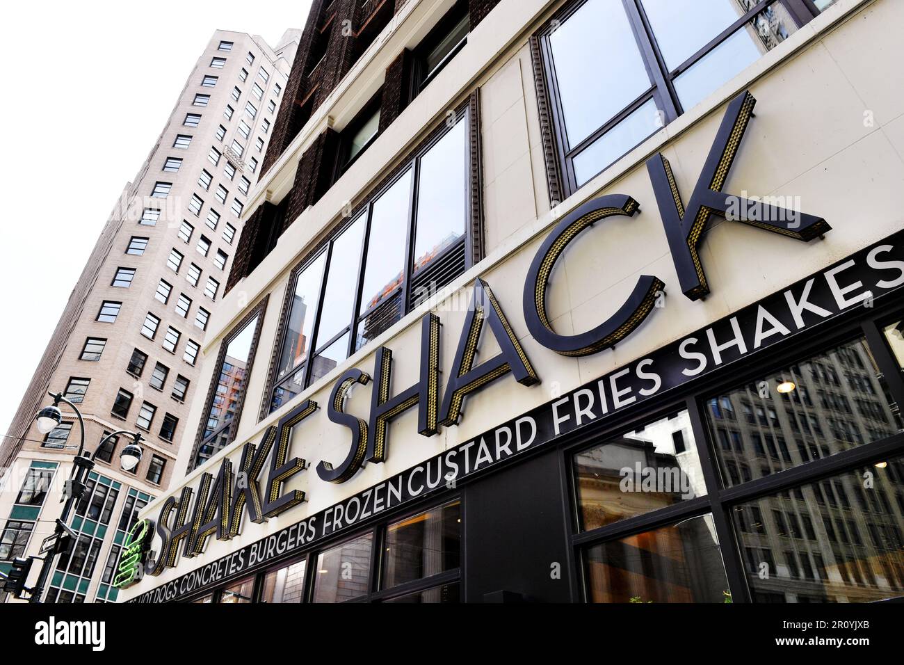 Shake Shack Fast Food - Street Scene New York City - USA Stock Photo ...